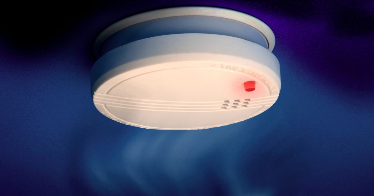 Smoke Detectors and Fire Alarms: How They Are Different